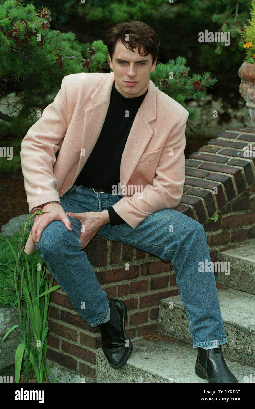 JOHN BARROWMAN.TV PRESENTER & SINGER.07/09/1993.B43D31 Stock Photo - Alamy