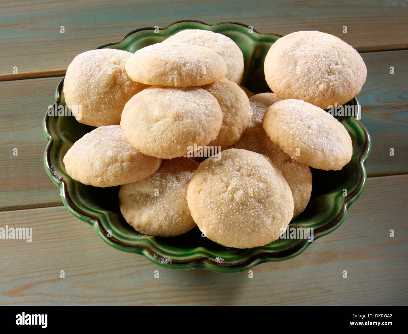 Mexican wedding biscuits hi-res stock photography and images - Alamy