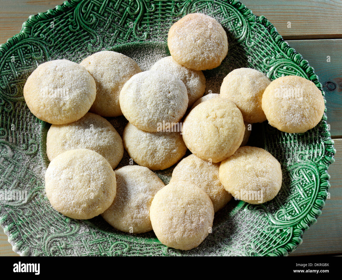 Round mexican wedding biscuits hi-res stock photography and images - Alamy