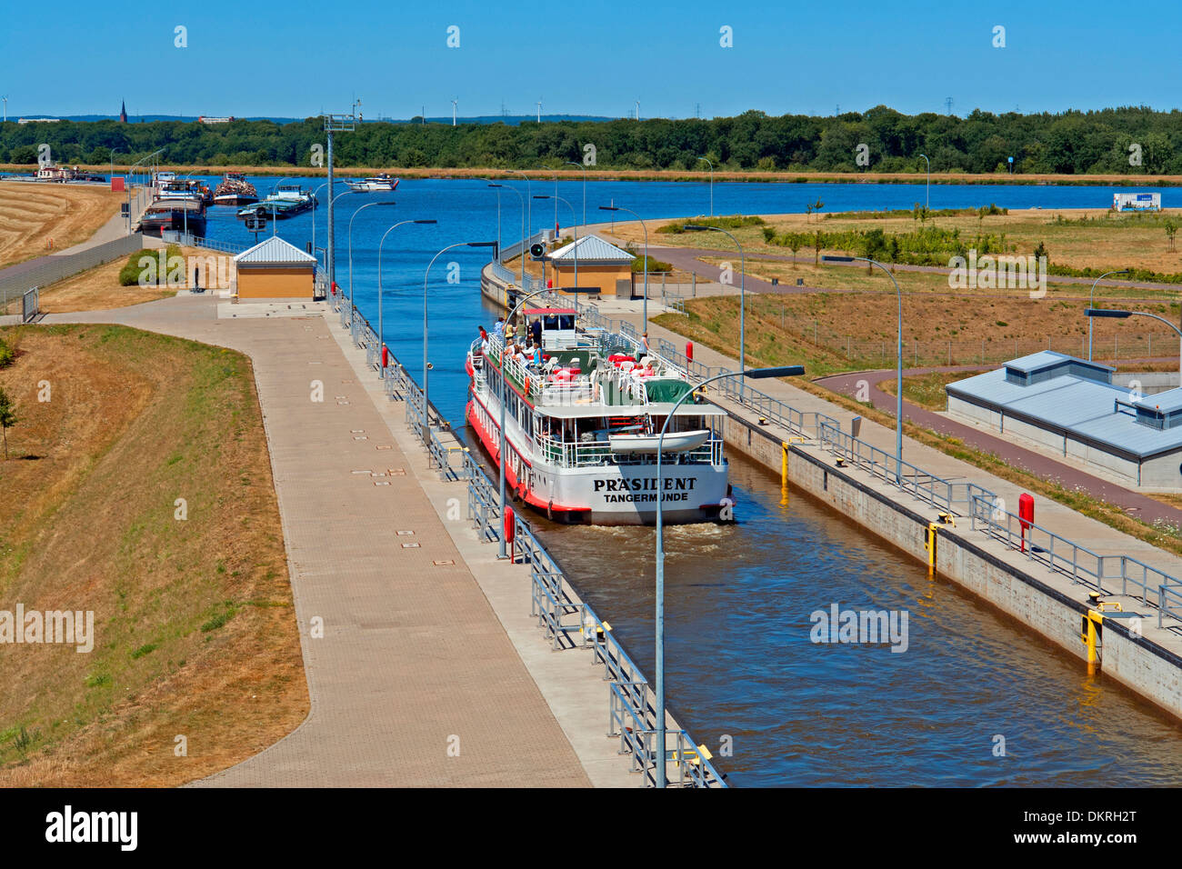 Sluice chamber hi-res stock photography and images - Alamy