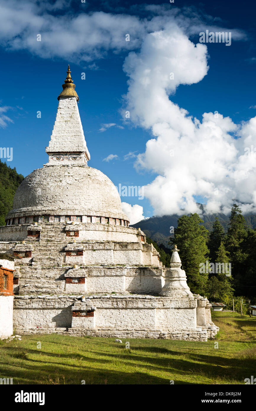 Bhutan, Pele La Pass, Chendebji Buddhist Chorten, styled on Nepal's ...