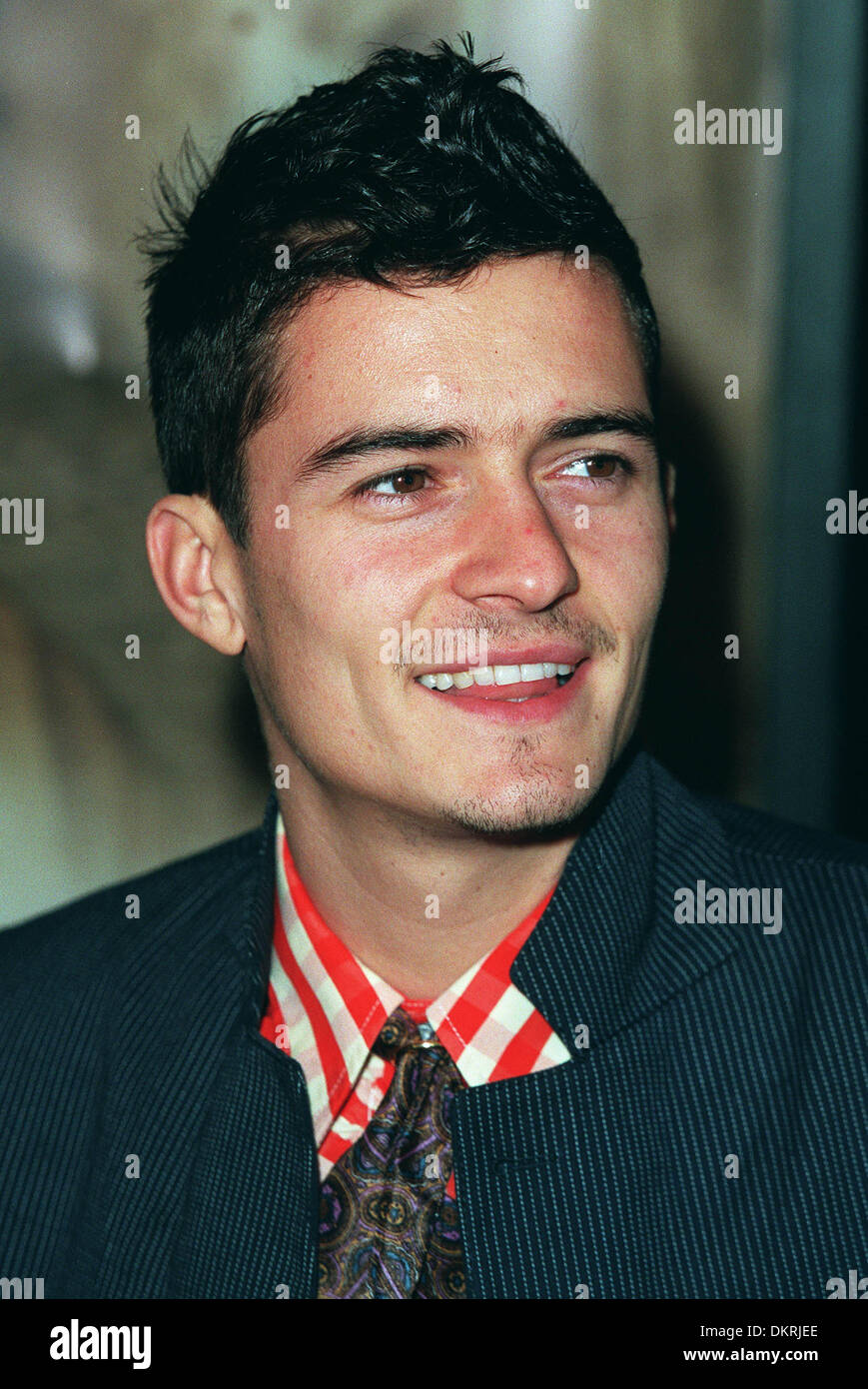 ORLANDO BLOOM.ACTOR.LOS ANGELES, USA.16/12/2001.BN92F12 Stock Photo - Alamy