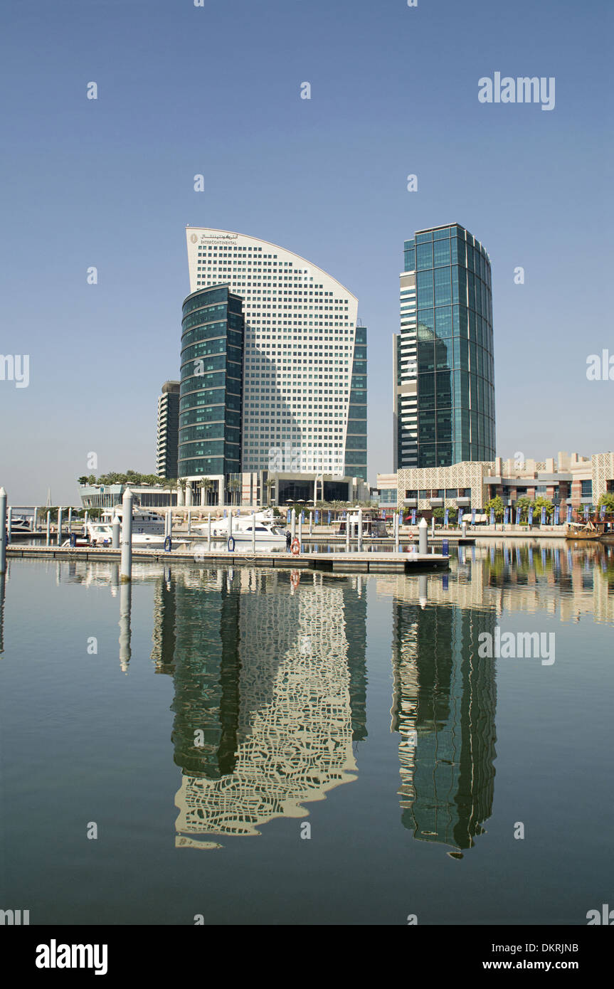 Uae banks hi-res stock photography and images - Alamy