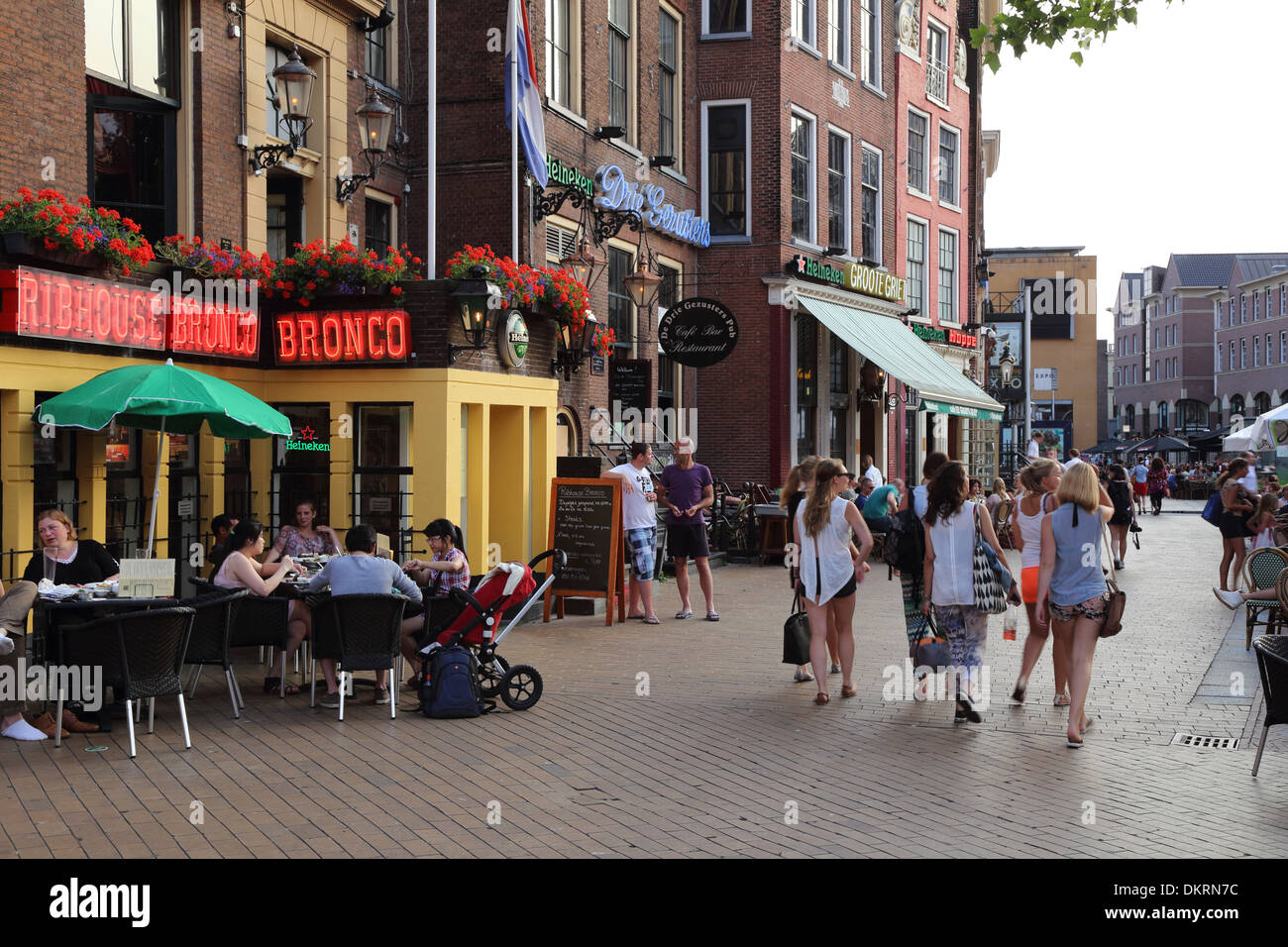 Drie gezusters hi-res stock photography and images - Alamy