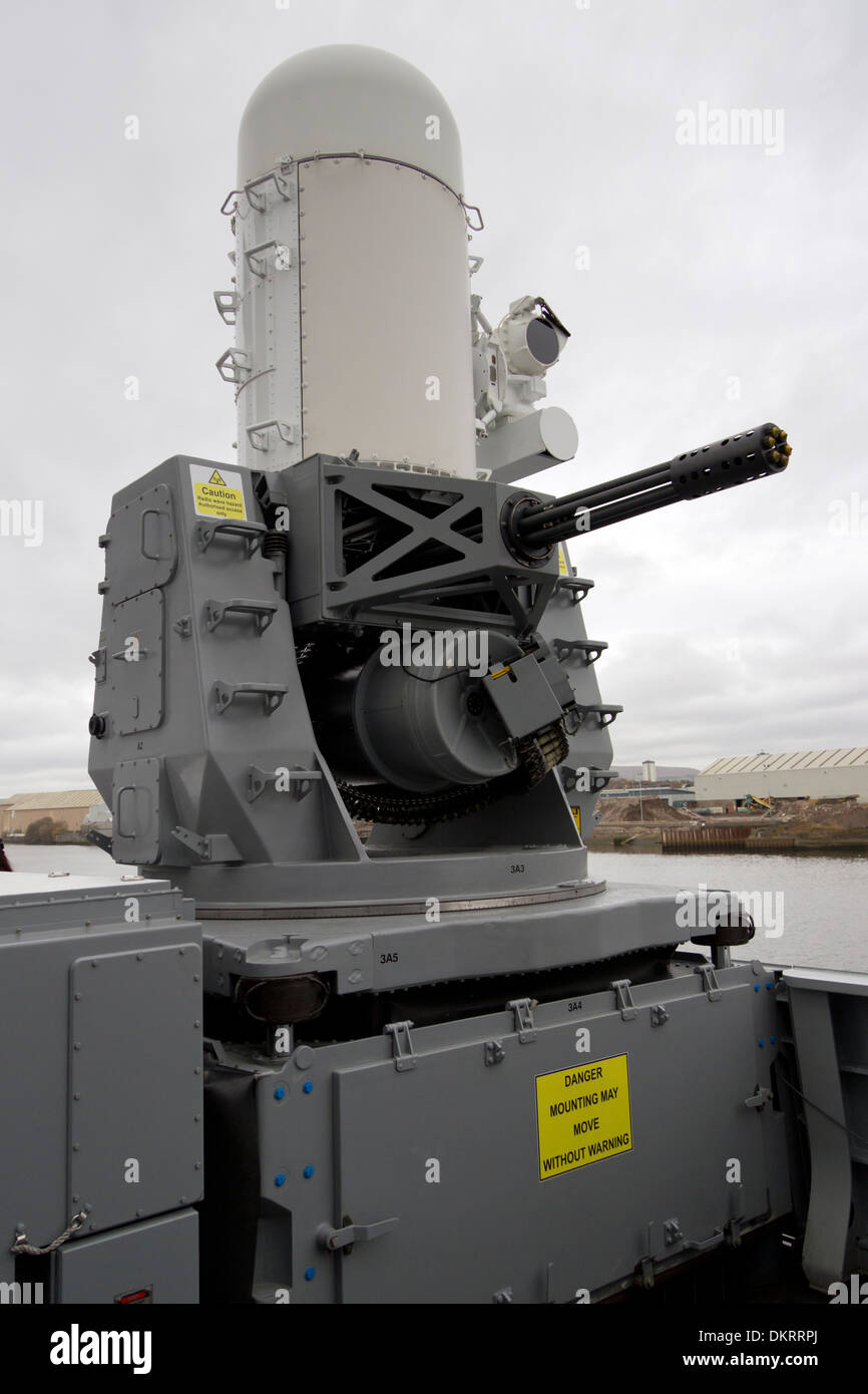 HMS Defender D36 Deck Gun Stock Photo - Alamy