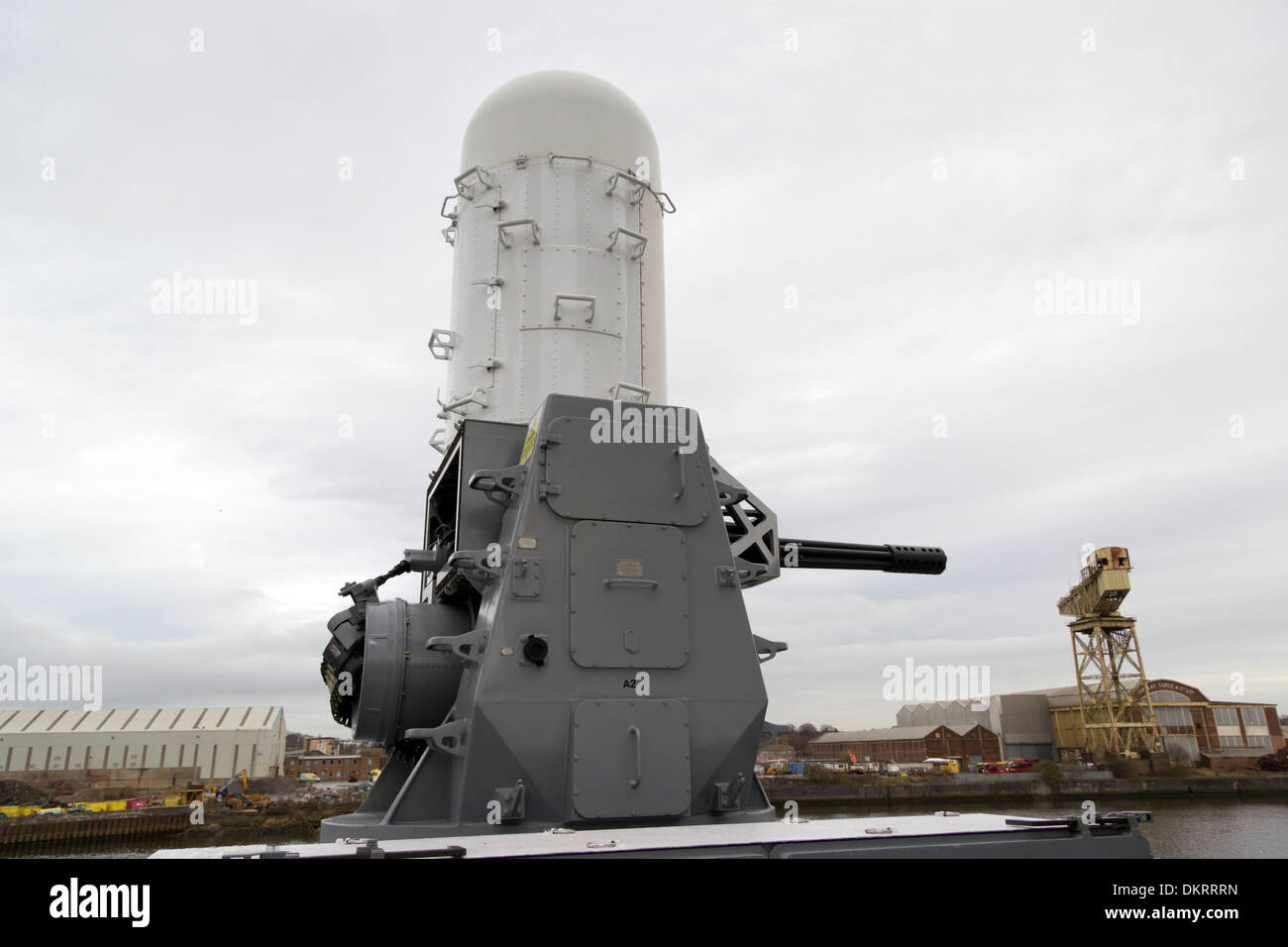 HMS Defender D36 Deck Gun Stock Photo - Alamy