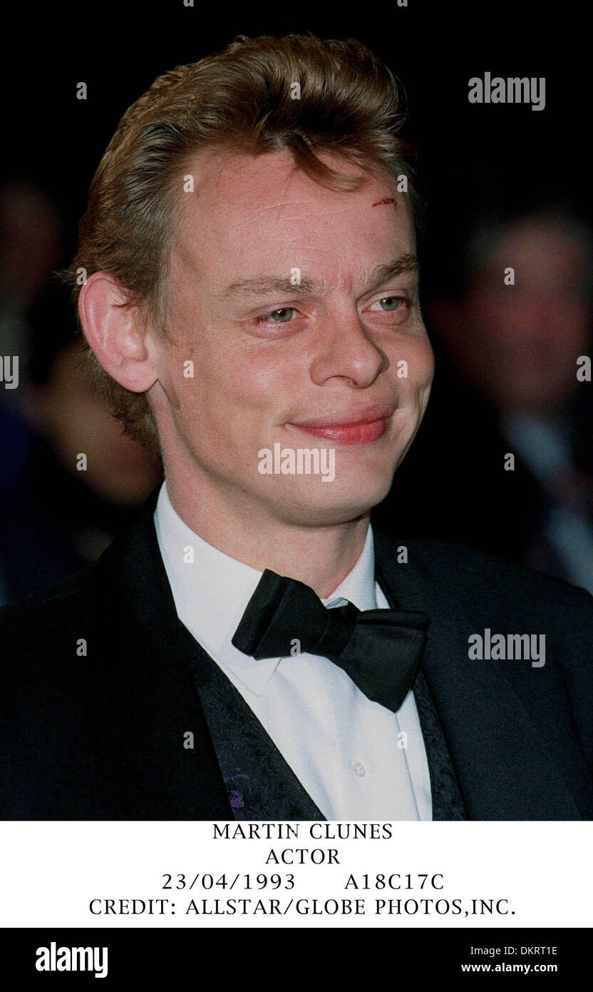 Martin clunes 1993 hi-res stock photography and images - Alamy