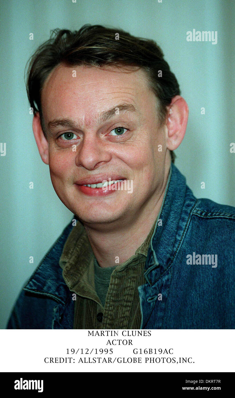Martin clunes 1995 hi-res stock photography and images - Alamy