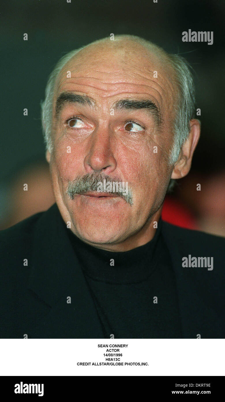 Sean connery actor hi-res stock photography and images - Alamy