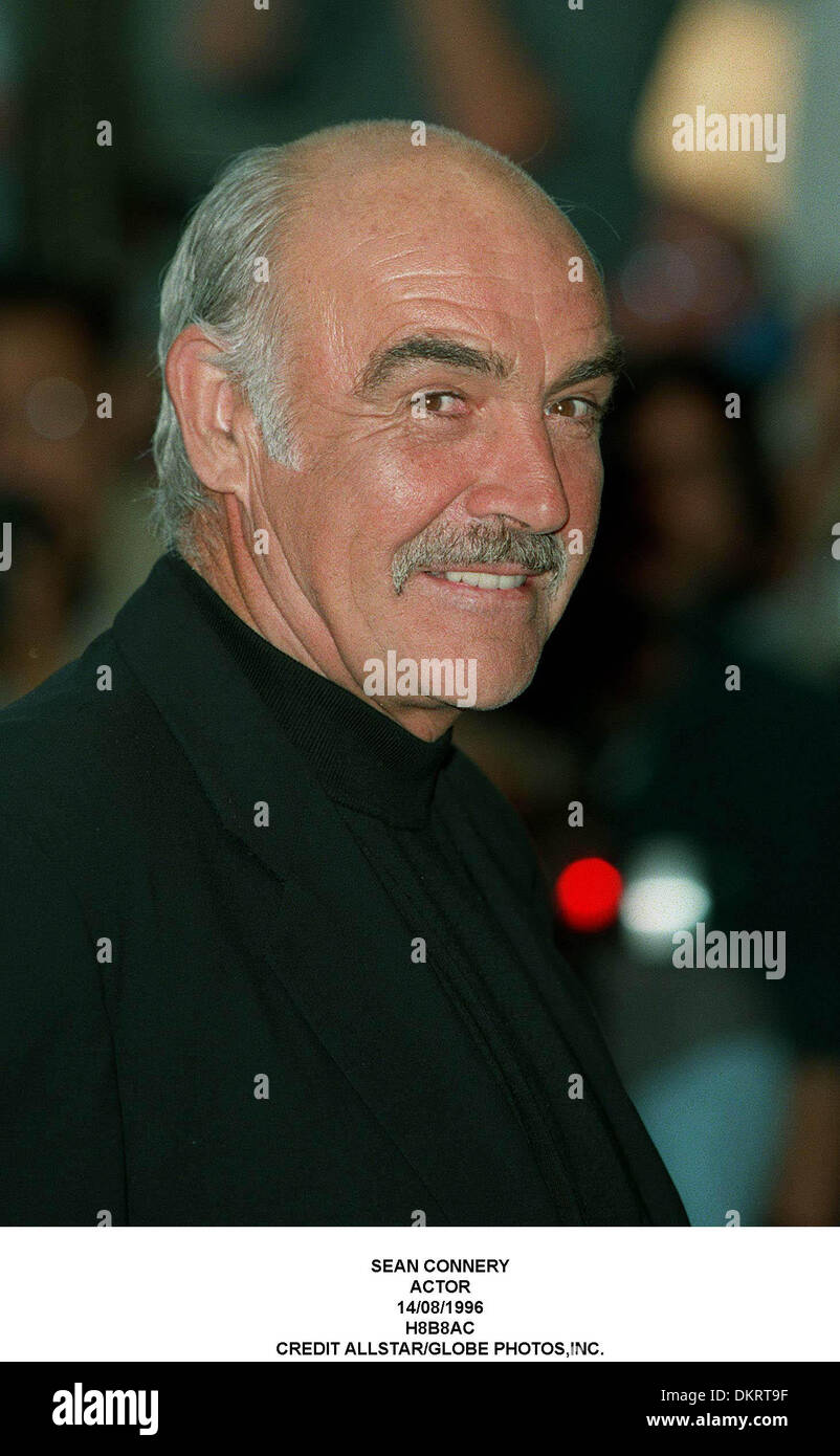 Sean connery actor hi-res stock photography and images - Alamy