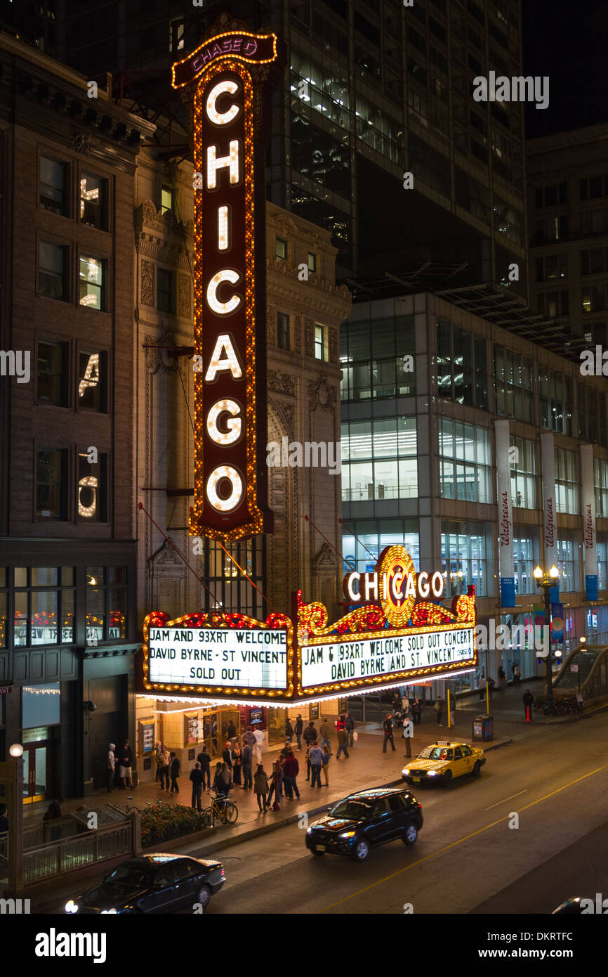 Chicago theatre sign hi-res stock photography and images - Alamy