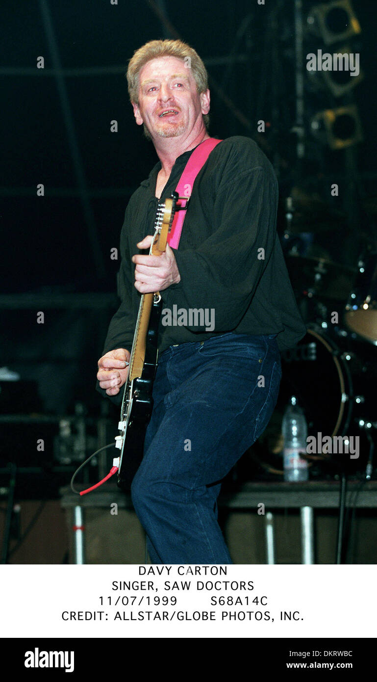 DAVY CARTON.SINGER, SAW DOCTORS.11/07/1999.S68A14C Stock Photo - Alamy