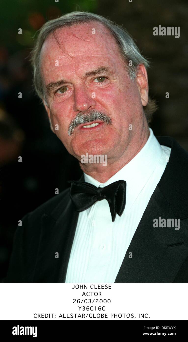 John cleese actor hi-res stock photography and images - Alamy