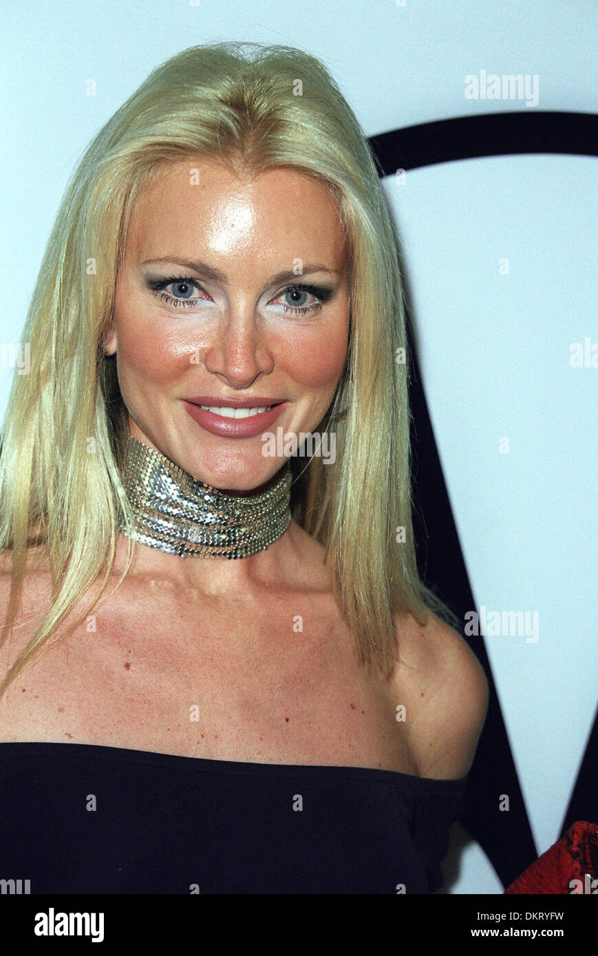 CAPRICE.SUPERMODEL.HOLLYWOOD, LOS ANGELES.06/12/2001.BN63D3 Stock Photo ...