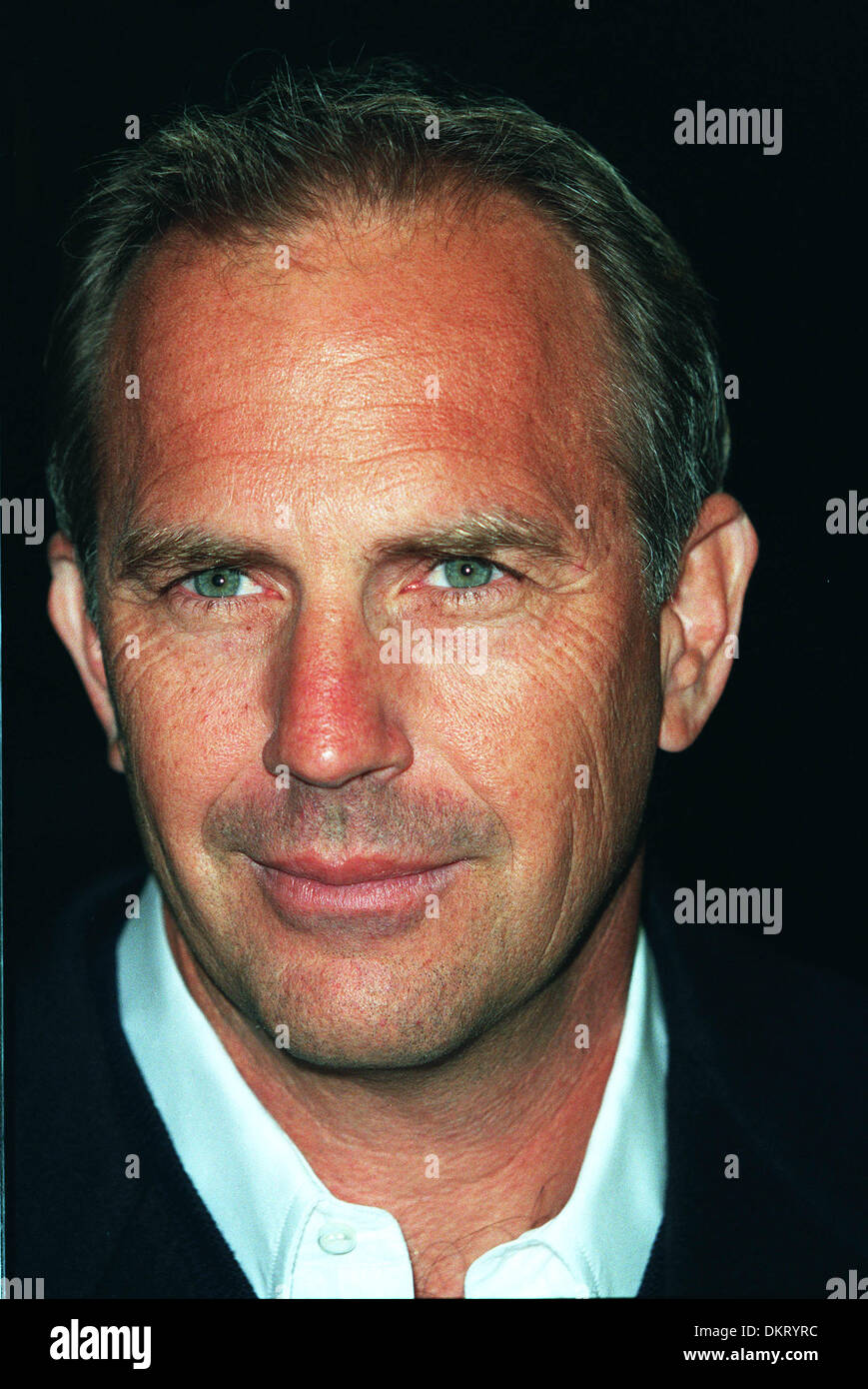 Kevin costner 2002 hi-res stock photography and images - Alamy