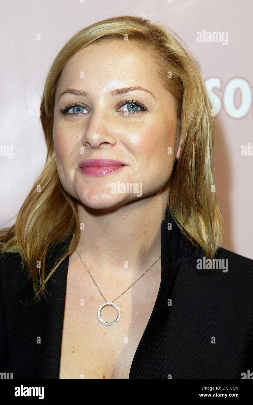 Jessica lo hi-res stock photography and images - Alamy