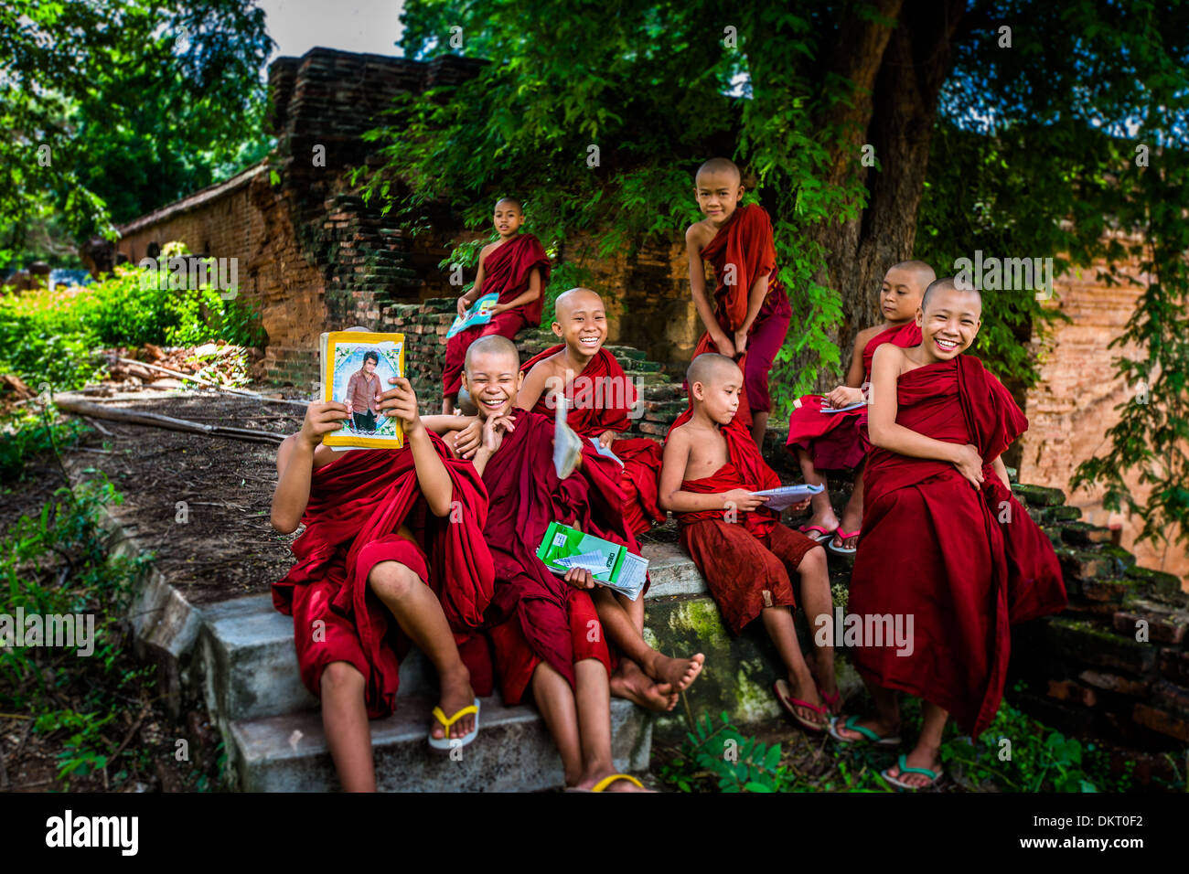 Novice monks at temple in bagan hi-res stock photography and images - Alamy