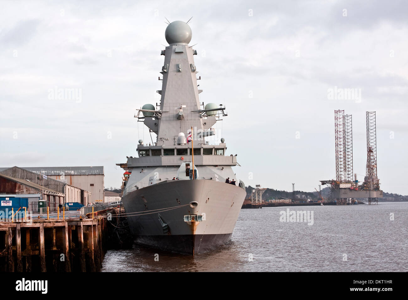 Dundee, Scotland, UK. 9th December, 2013. Royal Navy HMS Duncan is the ...