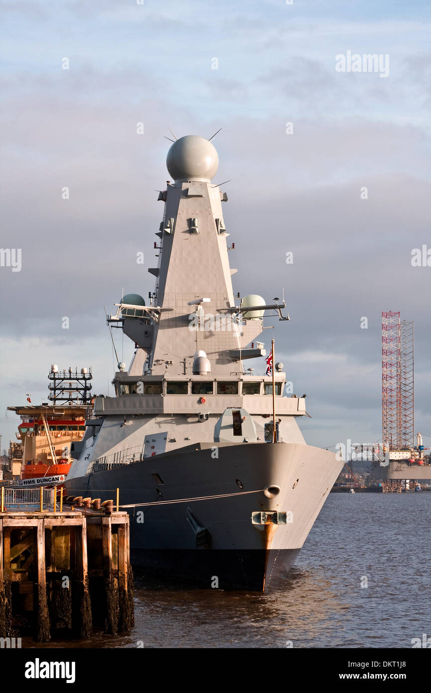 Dundee, Scotland, UK. 9th December, 2013. Royal Navy HMS Duncan is the ...