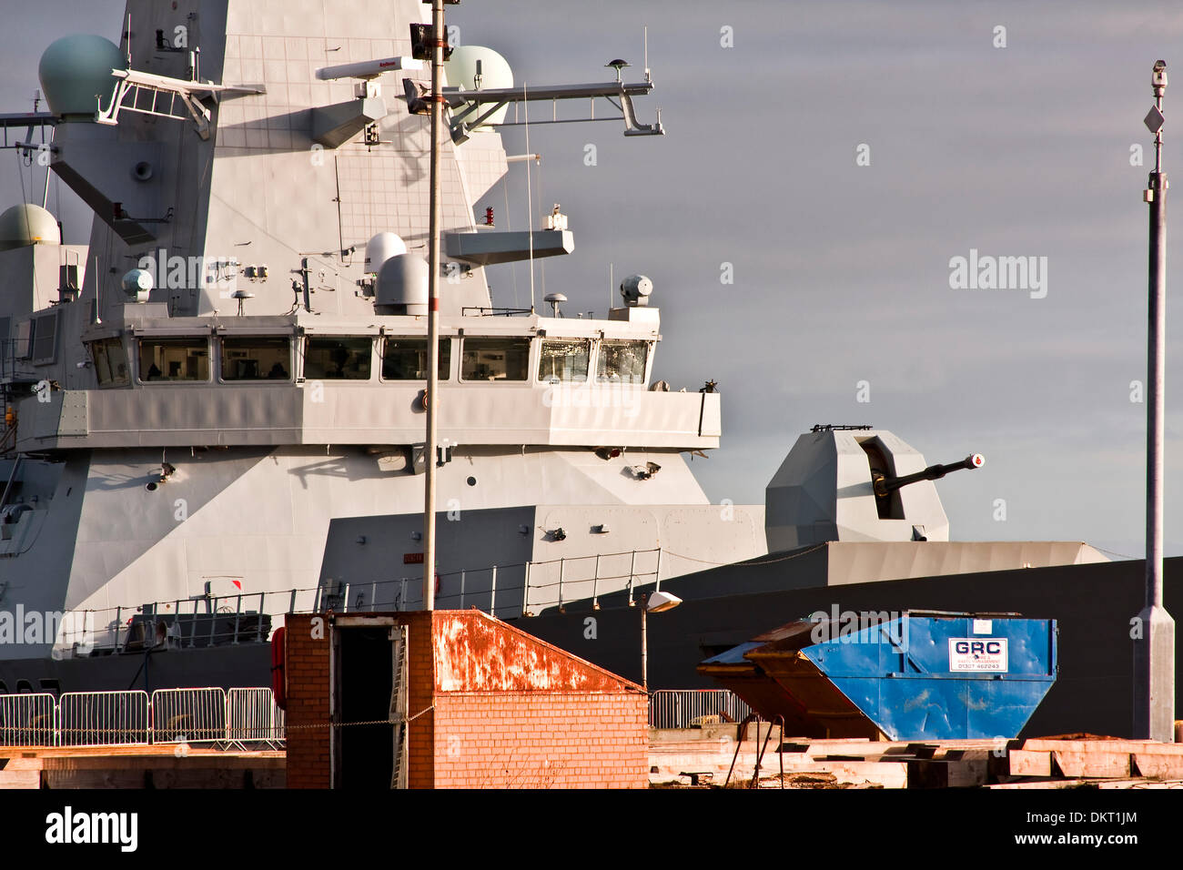 Dundee, Scotland, UK. 9th December, 2013. Royal Navy HMS Duncan is the ...