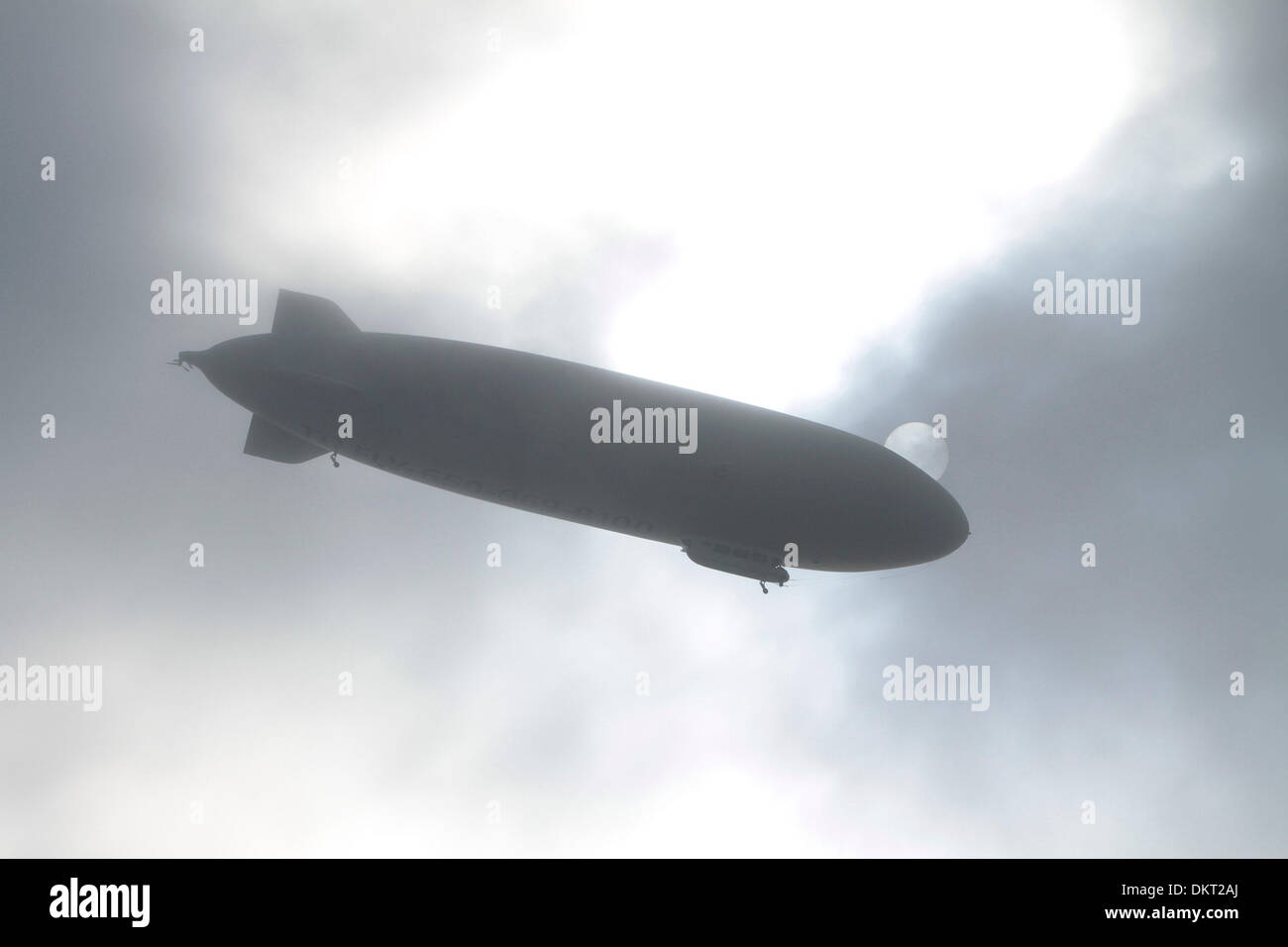 Worlds largest airship hi-res stock photography and images - Alamy