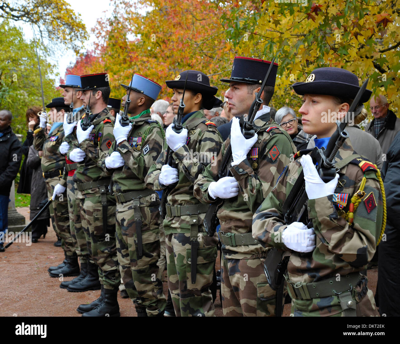 Female french soldiers hi-res stock photography and images - Alamy