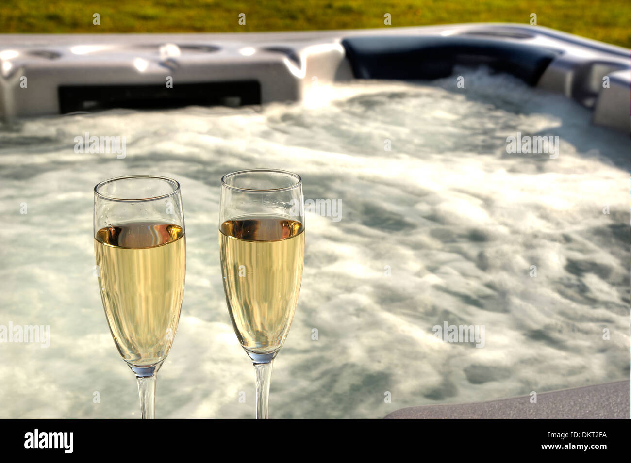 Romantic Hot Tub Champagne