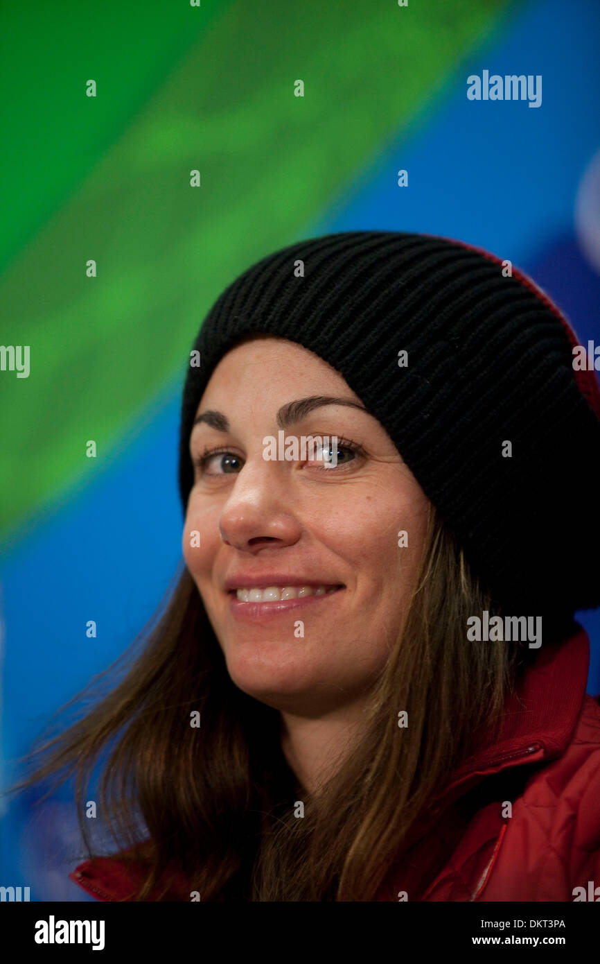 Cypress mountain snowboarder hi-res stock photography and images - Alamy