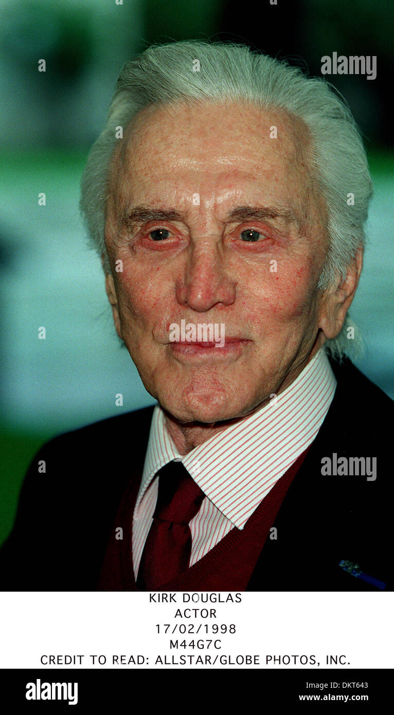 KIRK DOUGLAS.ACTOR.17/02/1998.M44G7C.CREDIT TO READ Stock Photo - Alamy