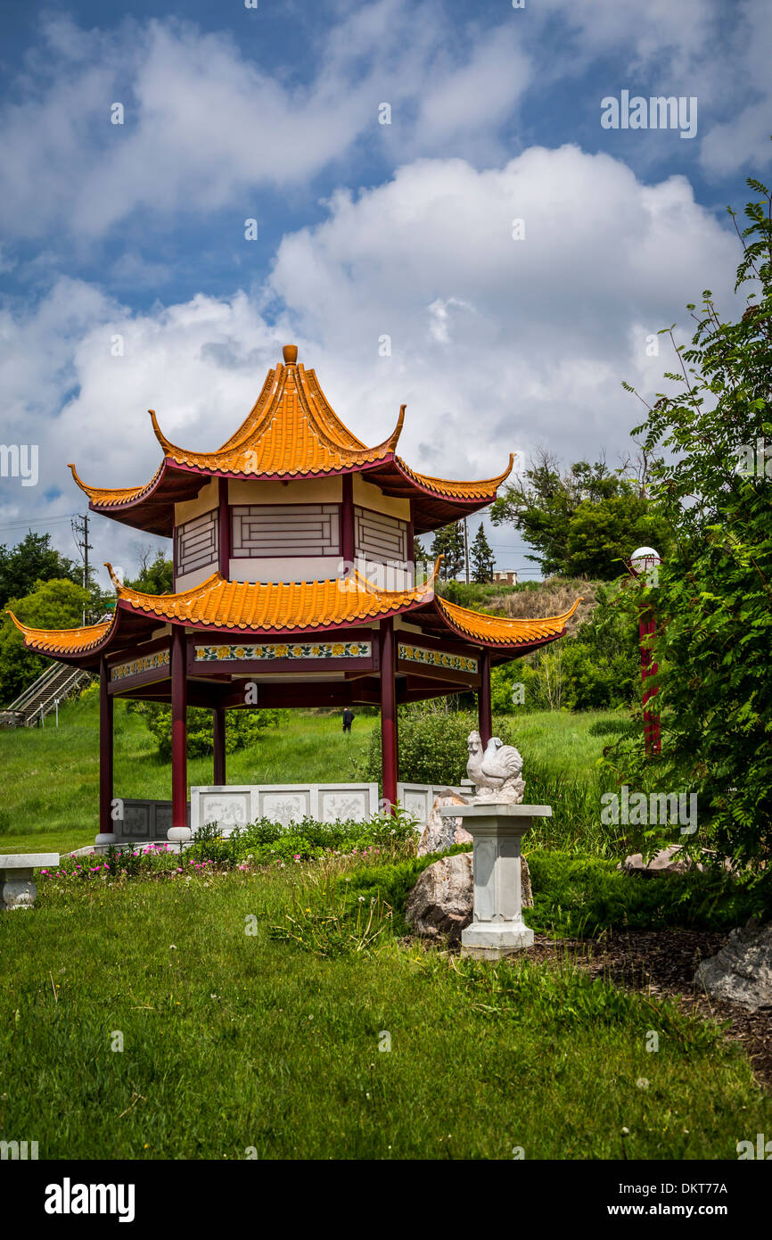 Edmonton chinese garden hi-res stock photography and images - Alamy