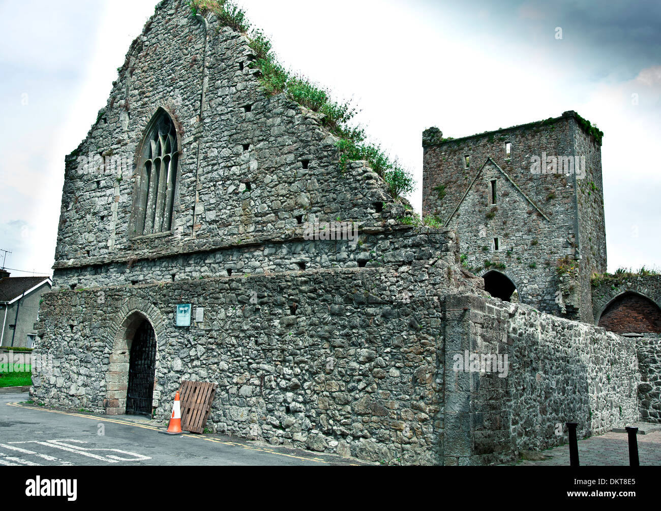 Ancient irish abbey hi-res stock photography and images - Alamy