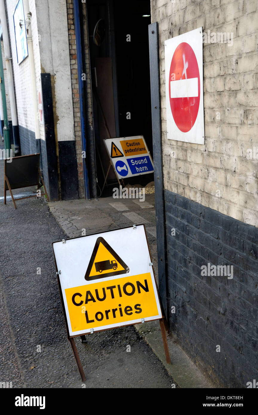 What Do The Signs On Lorries Mean