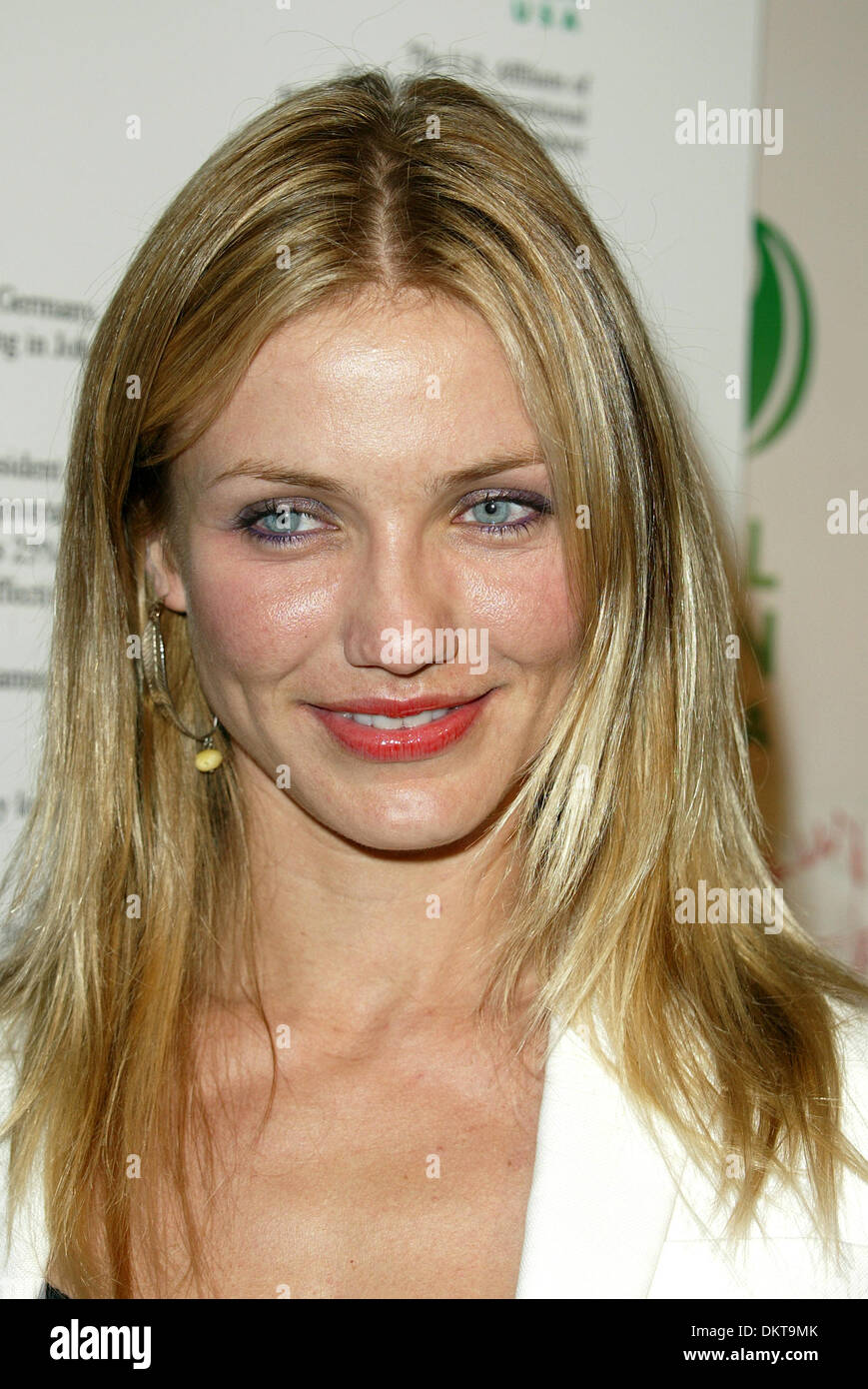 CAMERON DIAZ.ACTRESS.HOLLYWOOD, LOS ANGELES, USA.12/08/2002.LAB7406 ...
