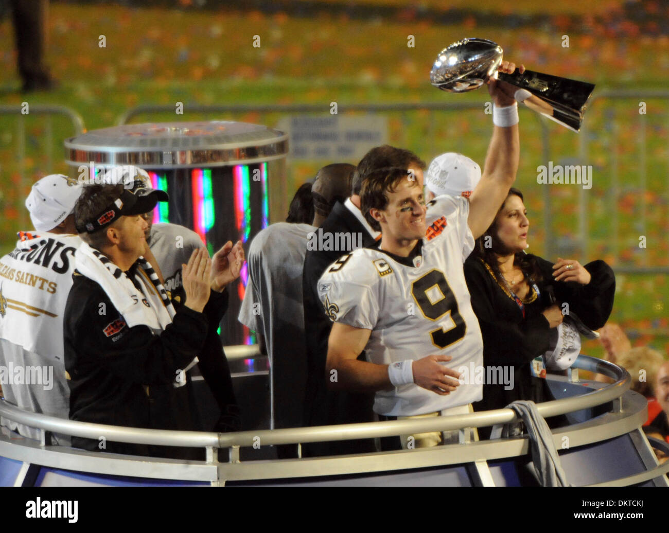 Drew brees vince lombardi trophy hi-res stock photography and images ...