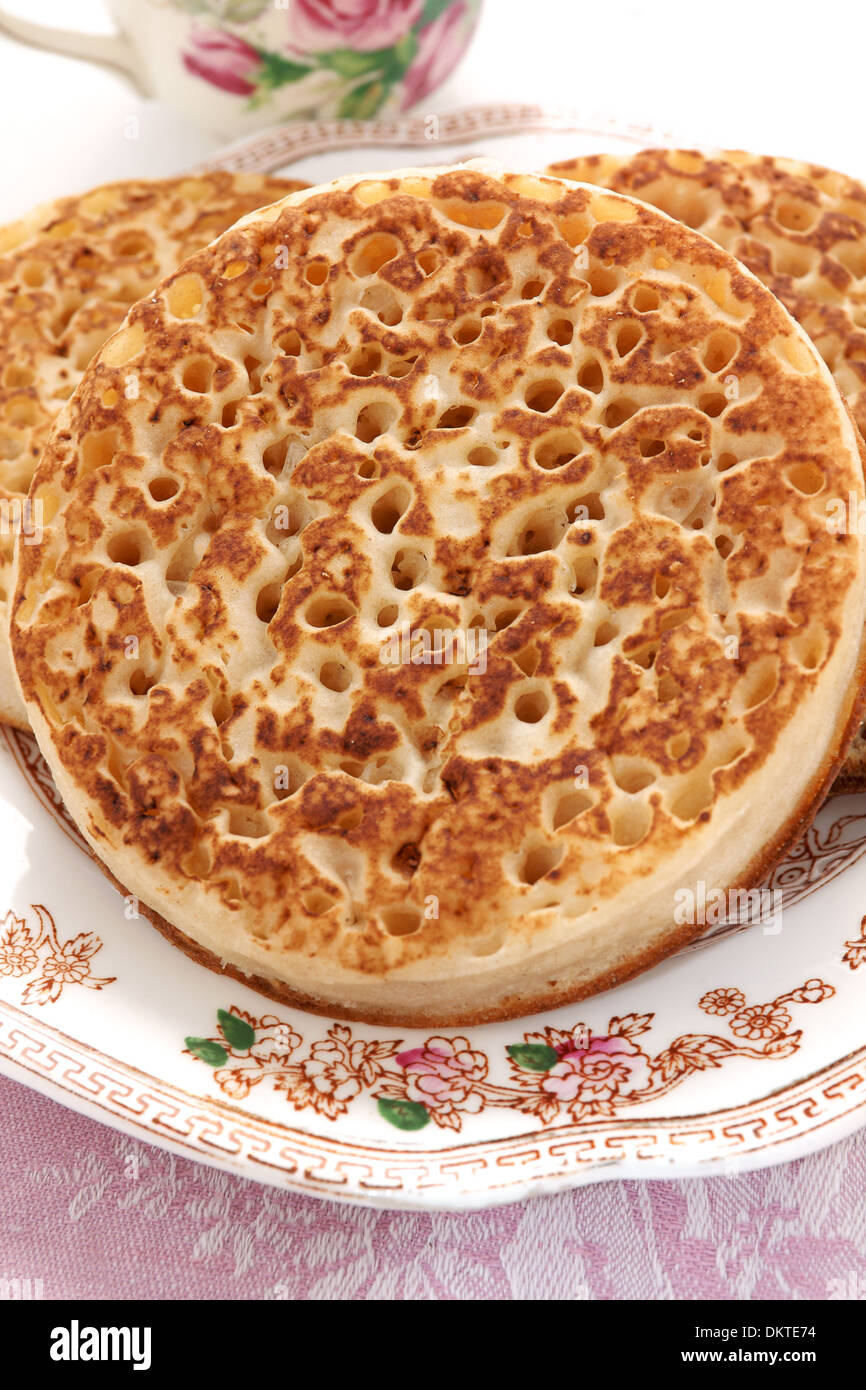 Crumpets hi-res stock photography and images - Alamy