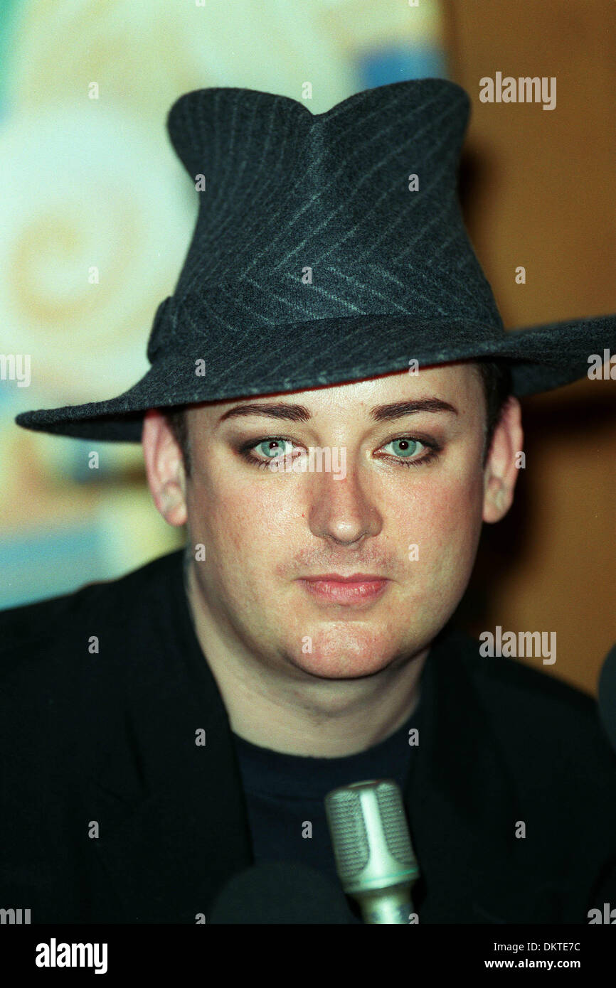 Boy george singer hi-res stock photography and images - Alamy