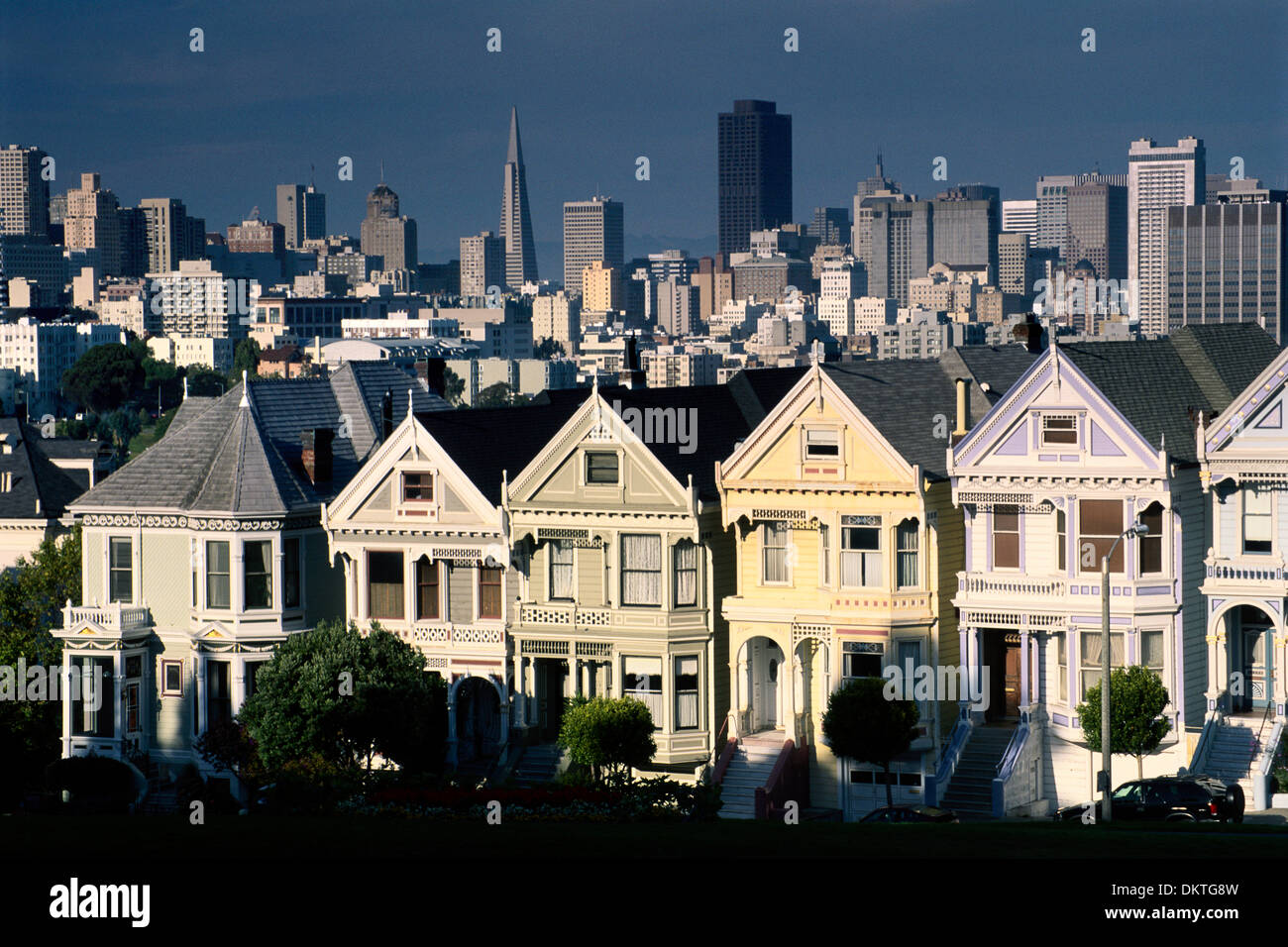The Seven Painted Ladies, row of Victorian-era houses near Alamo Square ...