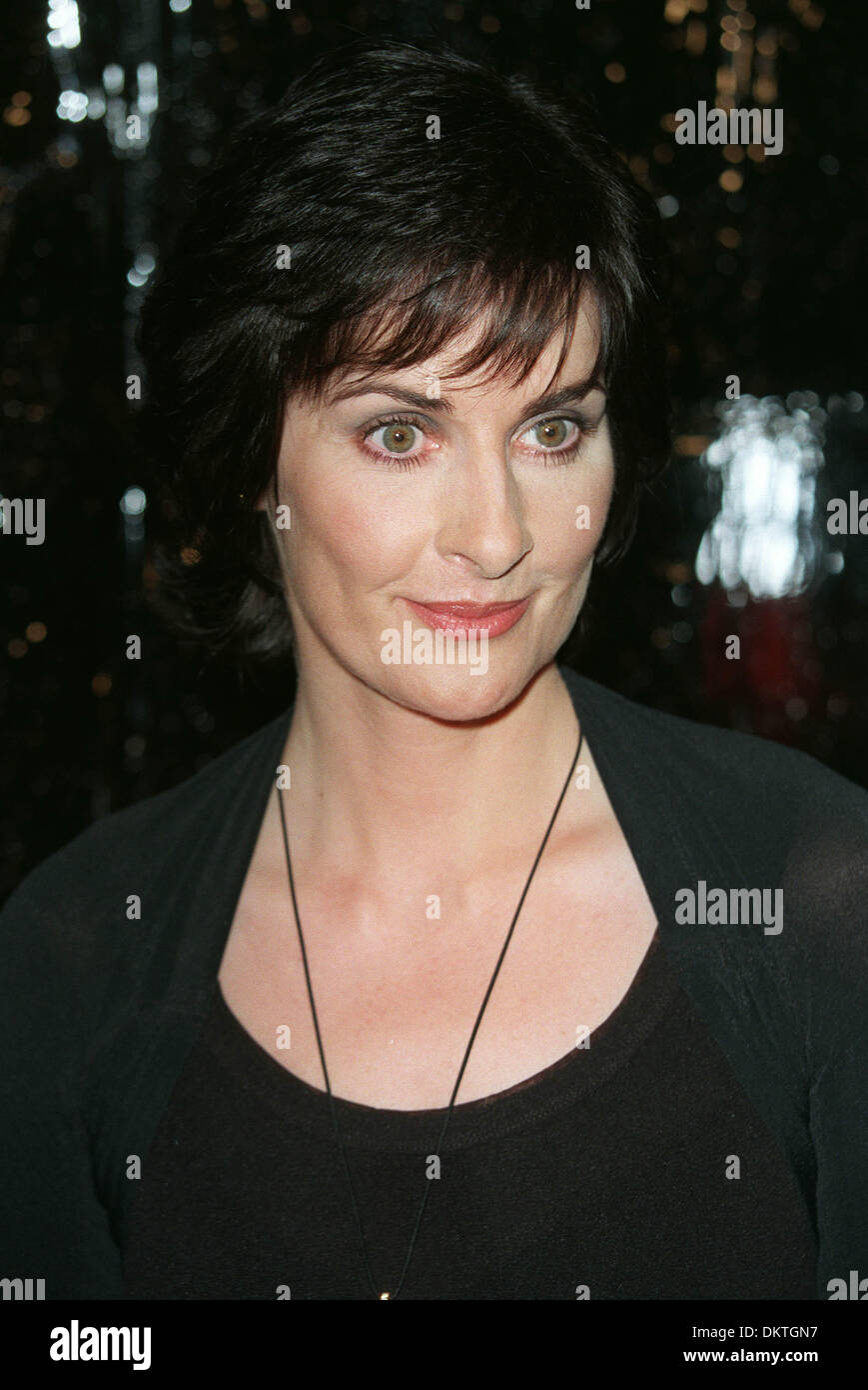 ENYA.SINGER.WESTWOOD, LA, USA.12/02/2001.BF29C26AC Stock Photo - Alamy