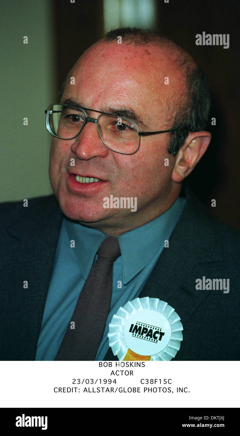Bob hoskins actor hi-res stock photography and images - Alamy