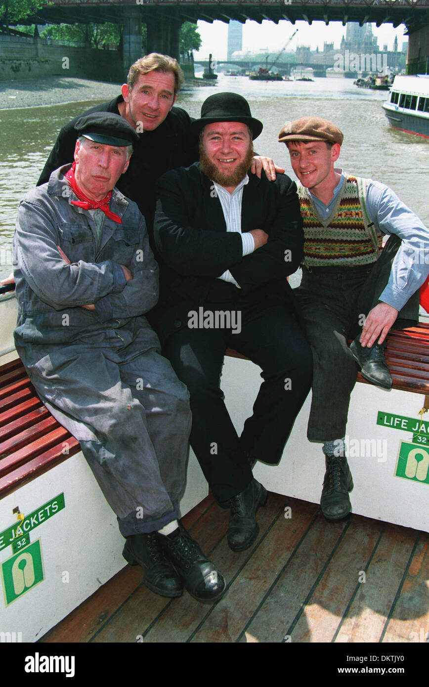 PARA HANDY CAST.BBC TV SERIES.22/07/1994.D13F9C Stock Photo - Alamy