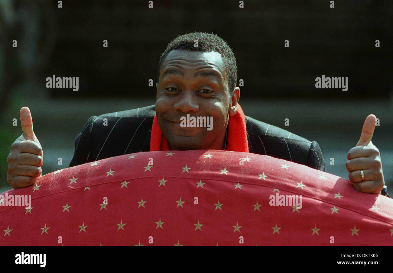 LENNY HENRY.COMEDIAN & ACTOR.23/03/1995.F4B14A Stock Photo - Alamy