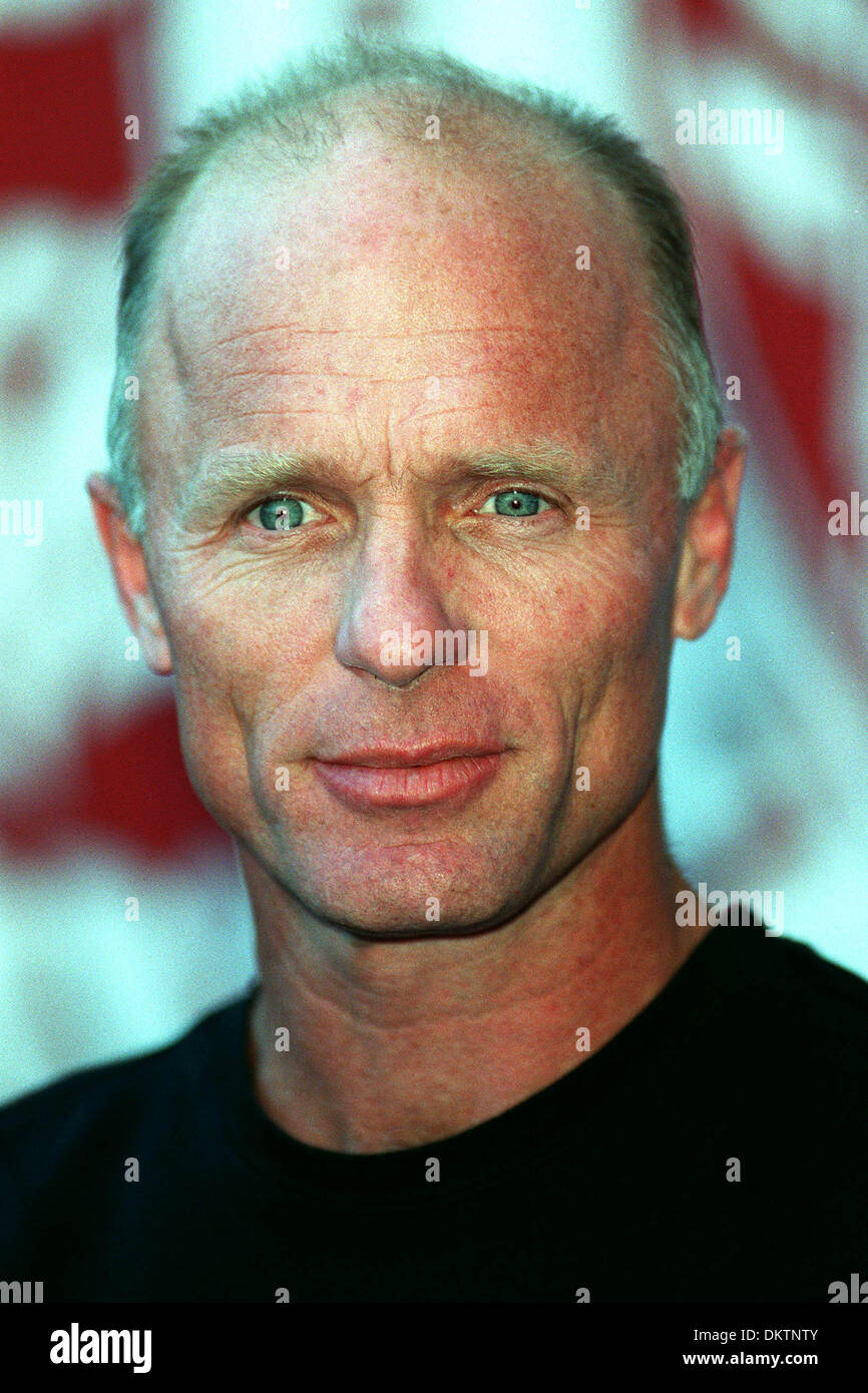 Ed harris actor hi-res stock photography and images - Alamy