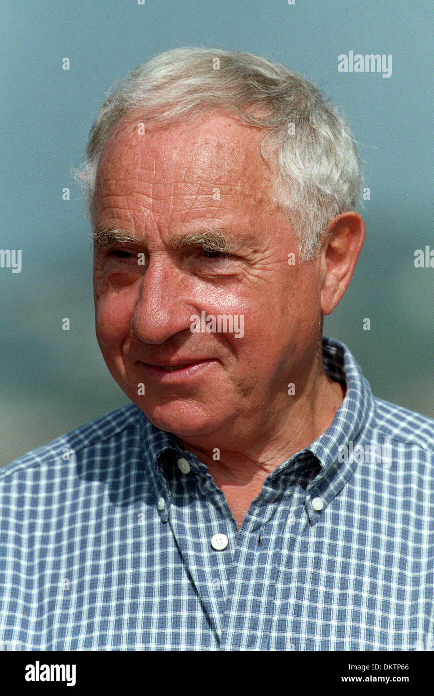 Actor nigel hawthorne hi-res stock photography and images - Alamy