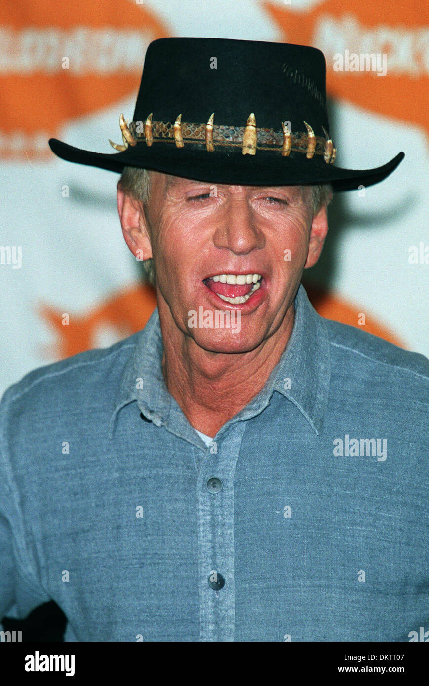 PAUL HOGAN.ACTOR.SANTA MONICA, LOS ANGELES, USA.21/04/2001.BH4A22C ...