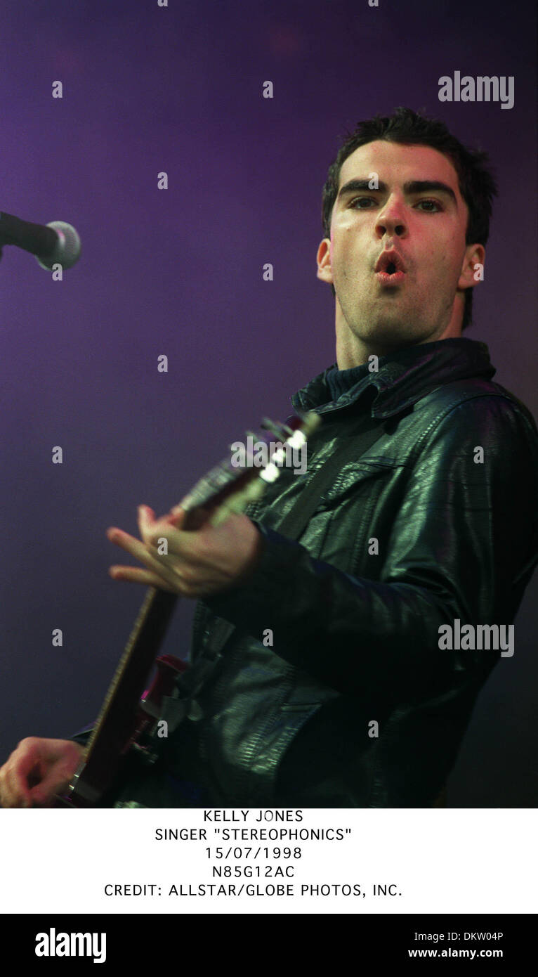 Kelly jones stereophonics 1998 hi-res stock photography and images - Alamy