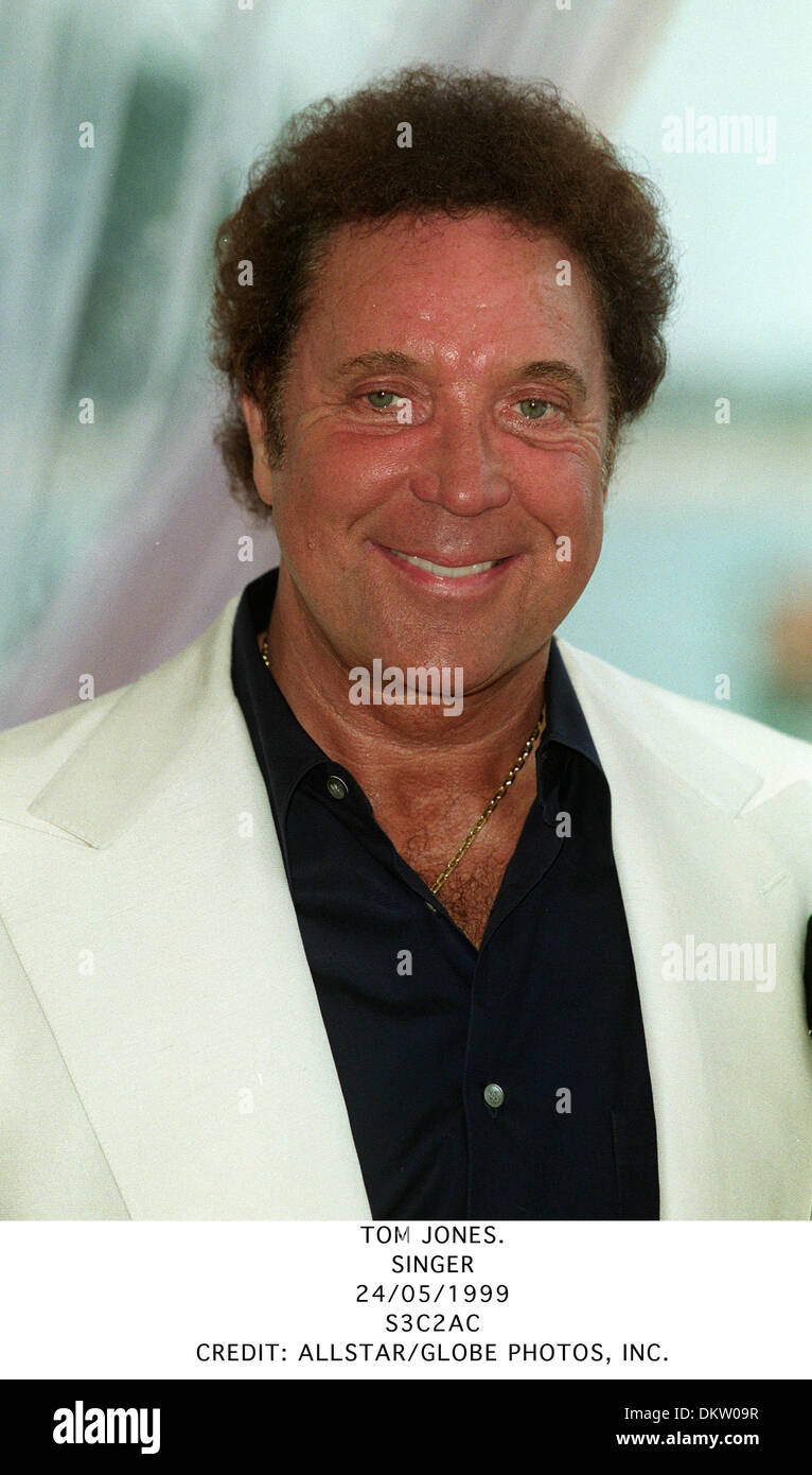 Tom jones singer hi-res stock photography and images - Alamy