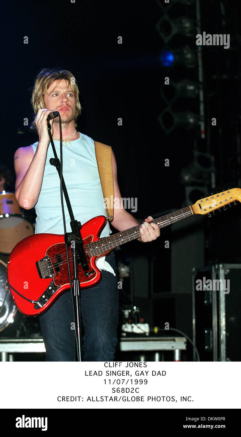 CLIFF JONES.LEAD SINGER, GAY DAD.11/07/1999.S68D2C Stock Photo - Alamy