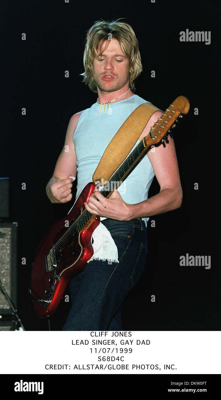 CLIFF JONES.LEAD SINGER, GAY DAD.11/07/1999.S68D4C Stock Photo - Alamy