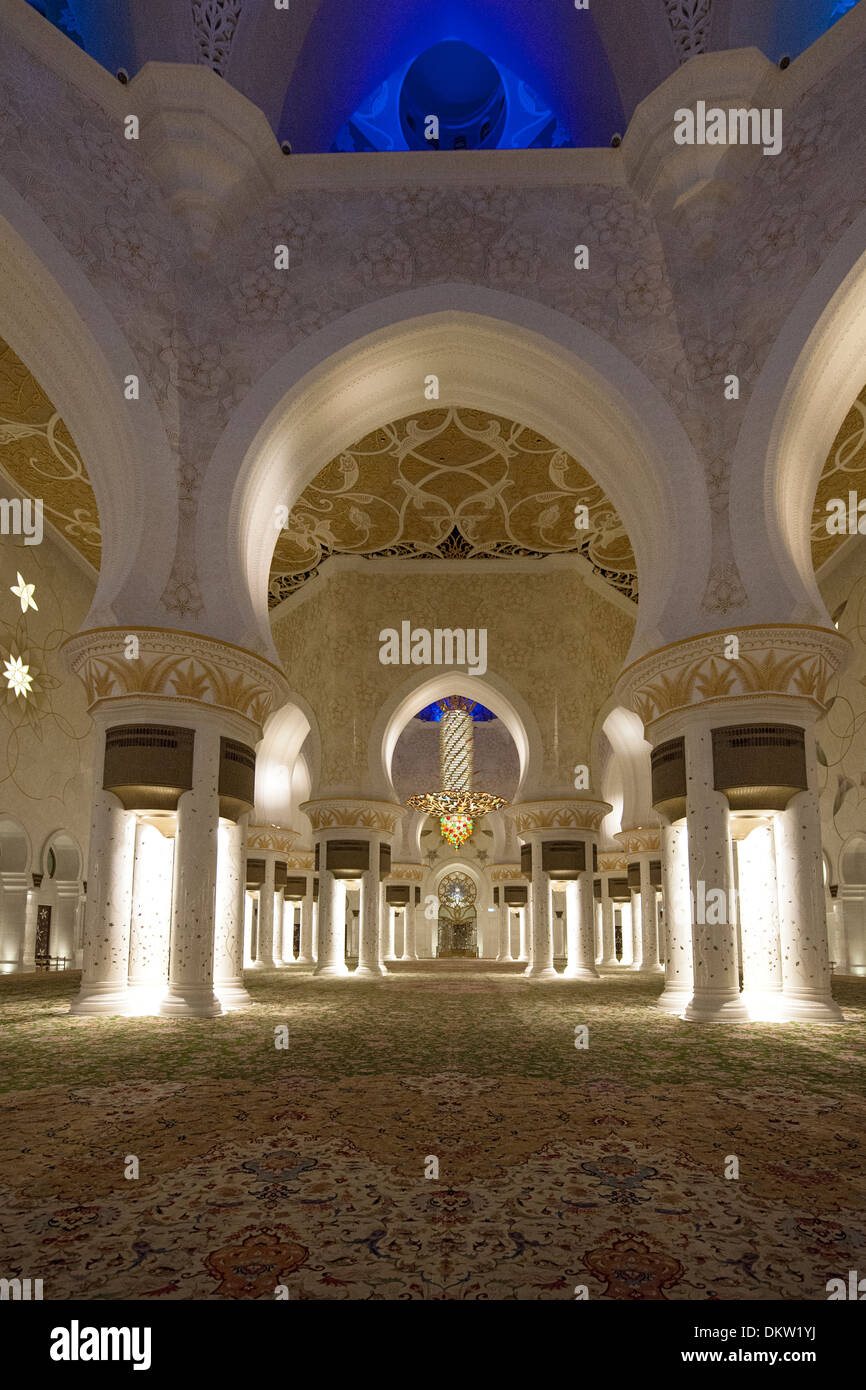 Prayer room, Sheikh Zayed Mosque, Abu Dhabi, UAE Stock Photo - Alamy