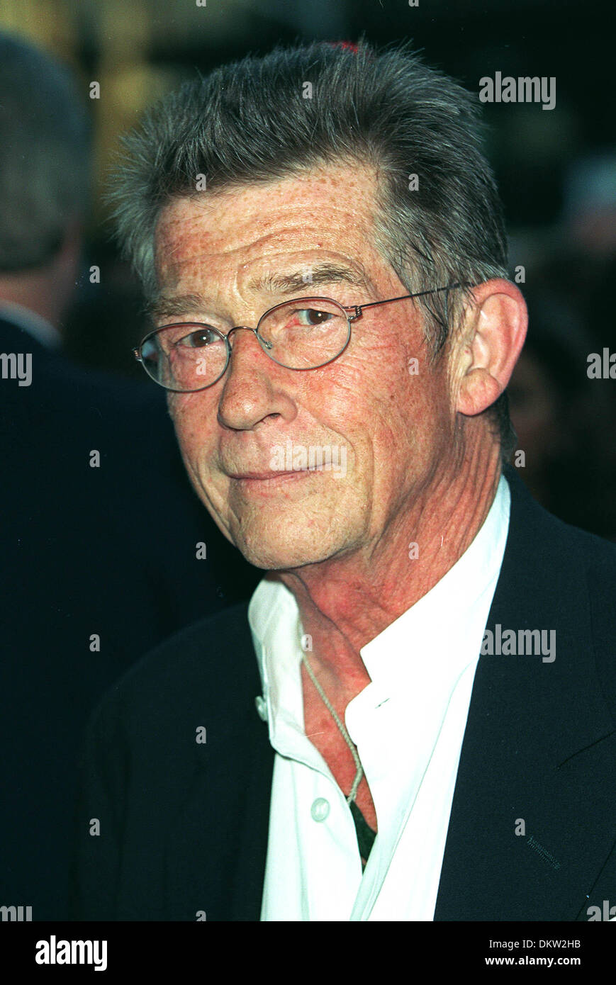 John hurt 2001 hi-res stock photography and images - Alamy